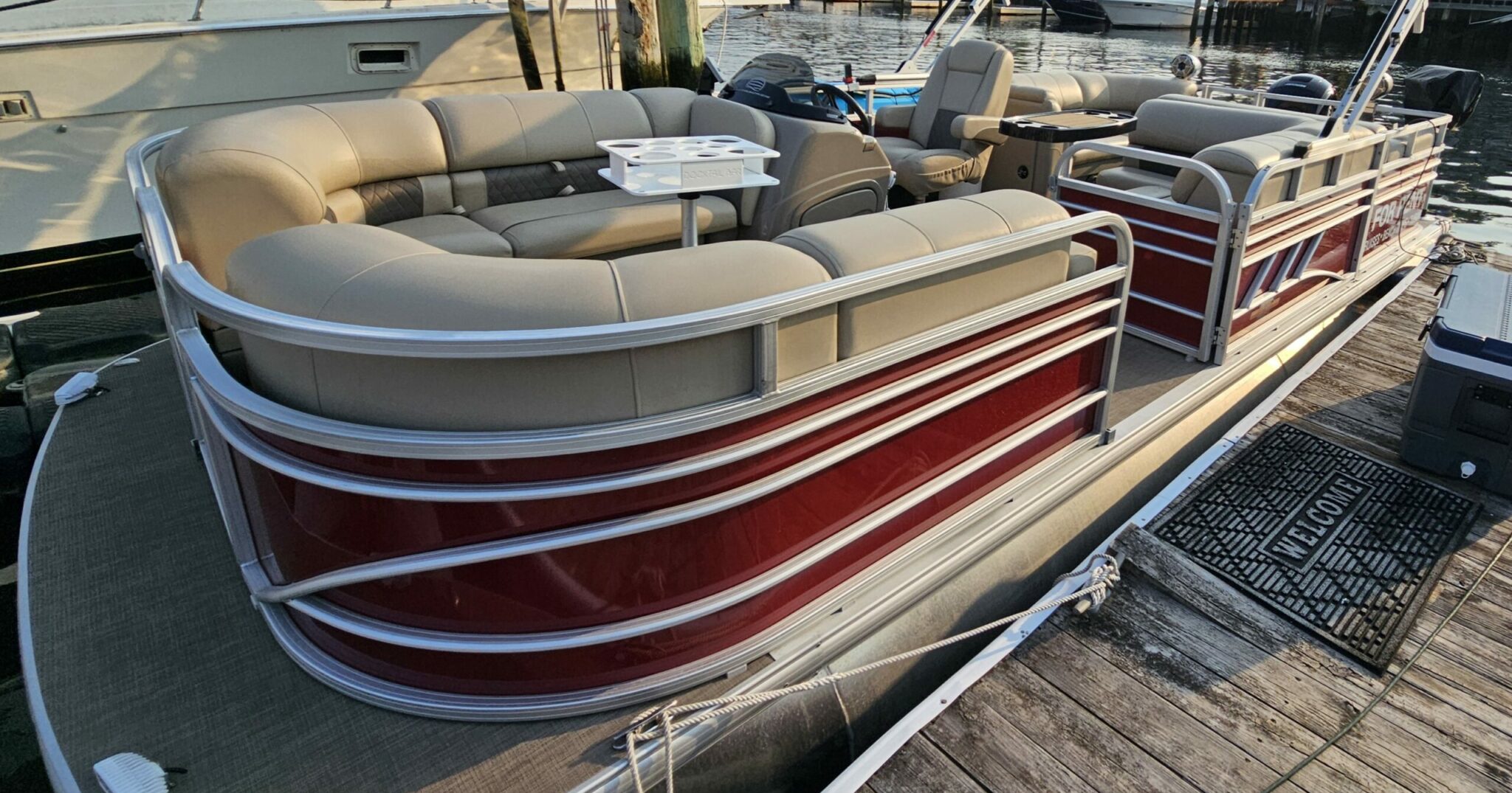 Freeport Charter Boats | Pontoon Excursions, Concerts & Sunset Cruises